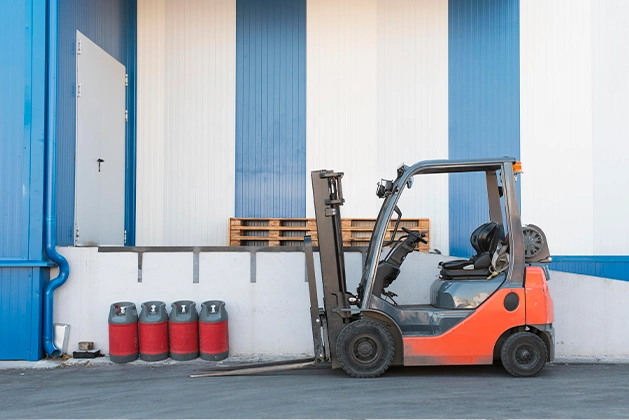 What to Look for When Booking a Forklift Rental Service